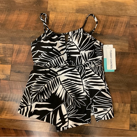 Sea & Sand | Swim | Sea Sand Palm Print Skirted Swimsuit 4 Nwt | Poshmark